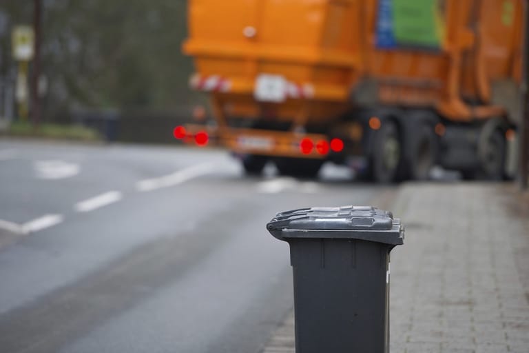 Welcome - Freshbins - Residential & Commercial Wheelie Bin Cleaning ...